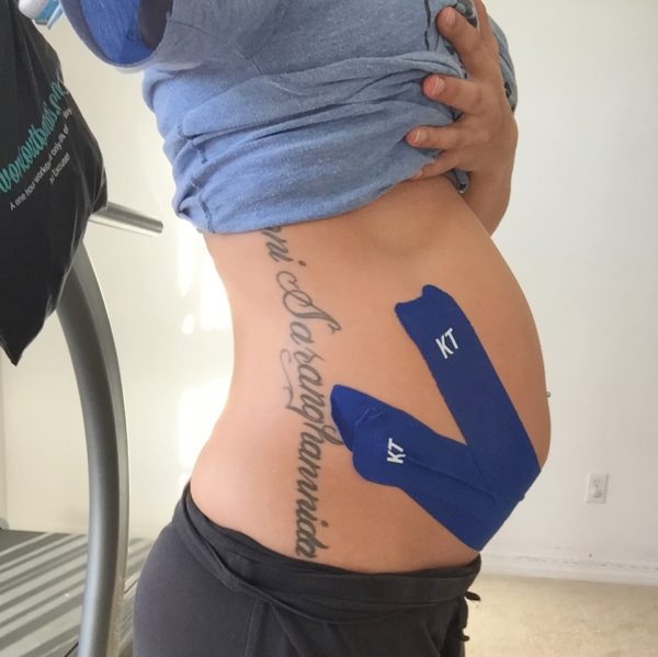 Kinesio Taping During Pregnancy +Techniques for the Pregnant Belly - Diary of a Fit Mommy