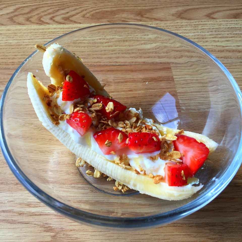 Healthy Banana Split Recipe - Diary of a Fit Mommy
